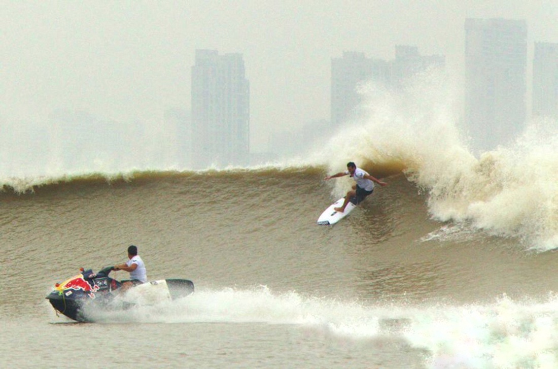New Book Reveals Fascinating 1,000-Year-Old Origin of Chinese Surfing ...